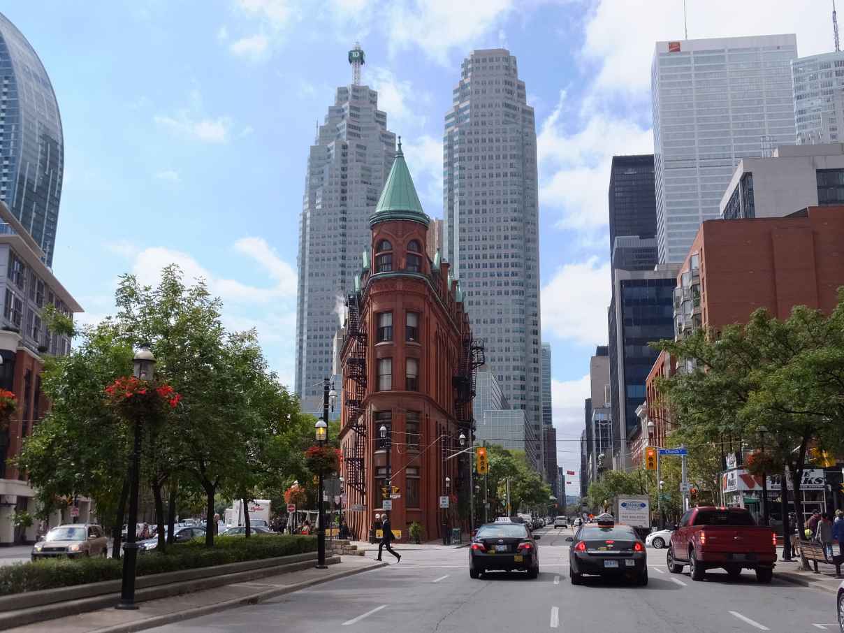 Best Toronto neighbourhoods to live in if you want to work from home